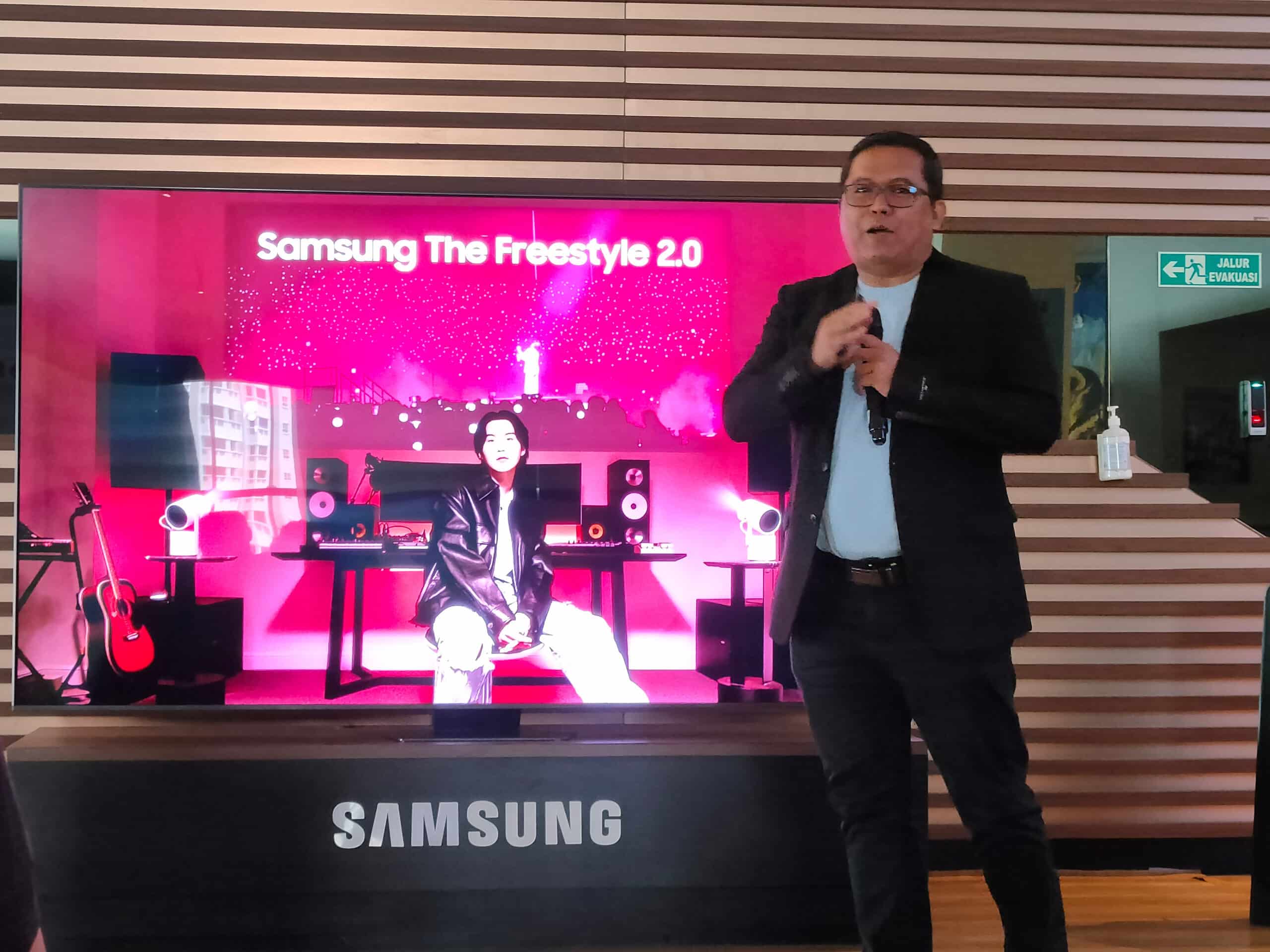 Nonton Lebih Puas dengan Jajaran big screen TV Layar Besar Samsung ...